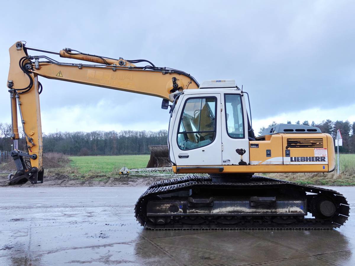 Liebherr R904C HDSL Excavator | Boss Machinery