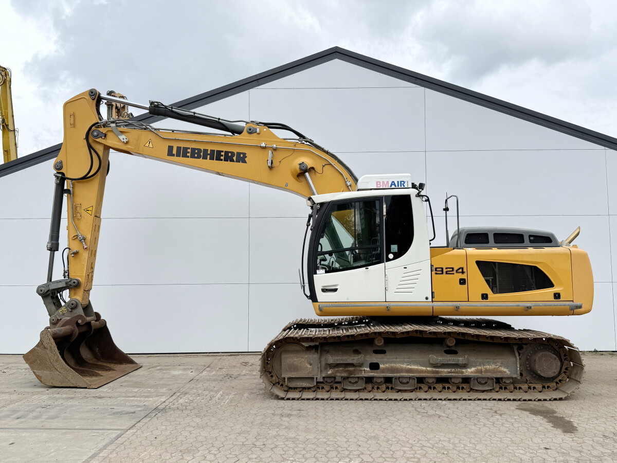 Liebherr R924LC Excavator | Boss Machinery