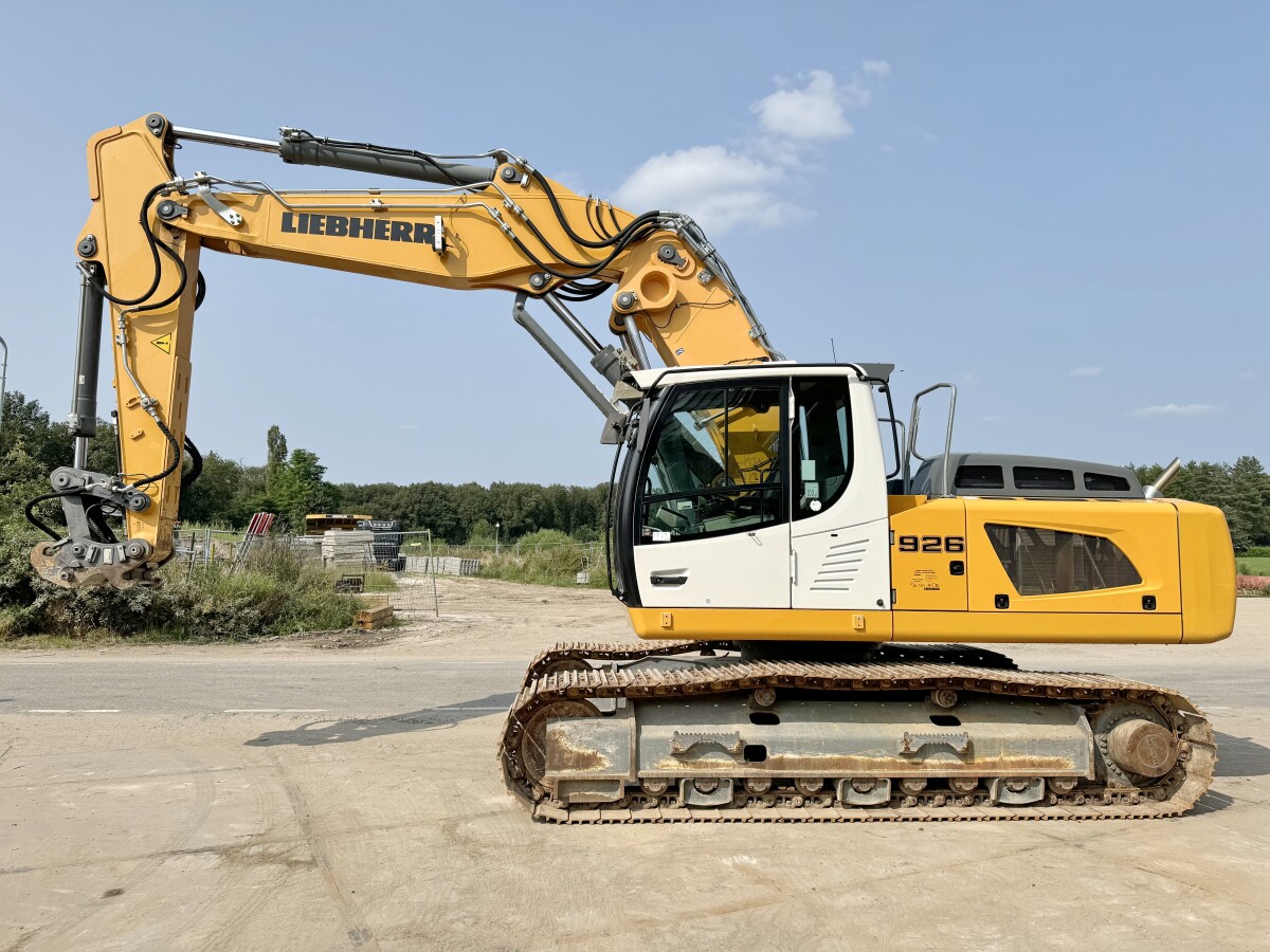 Liebherr R926LC - Likufix Excavator | Boss Machinery