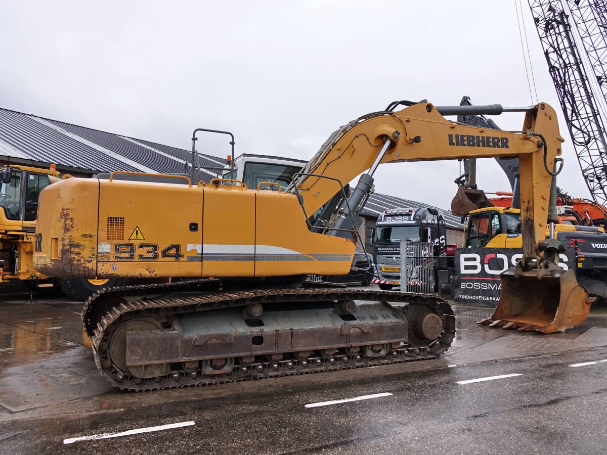 Liebherr R934C Excavator | Boss Machinery