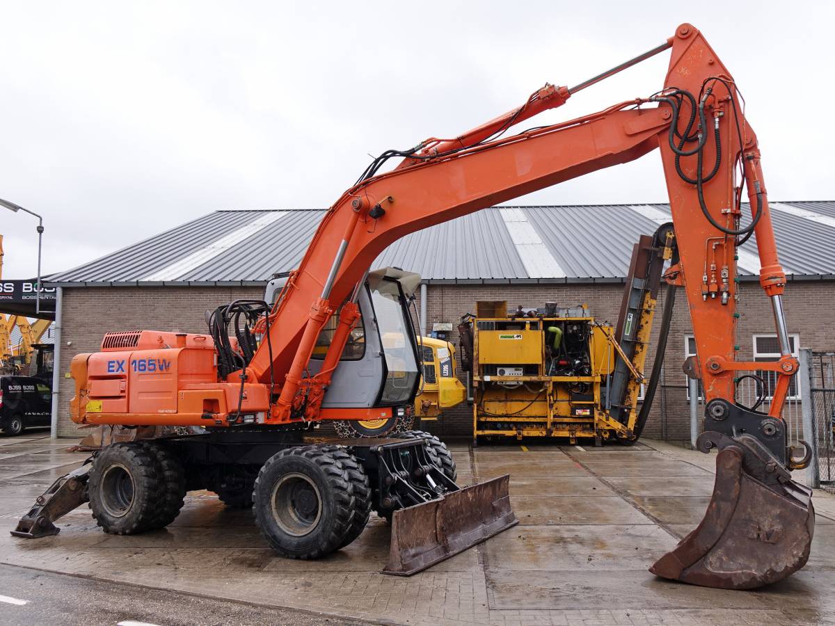Hitachi EX165W Wheeled Excavator | Boss Machinery
