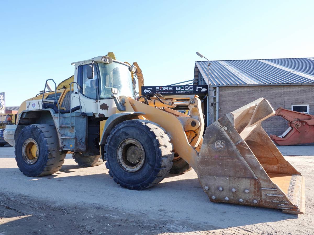 Liebherr L580 2plus2 Wiellader | Boss Machinery