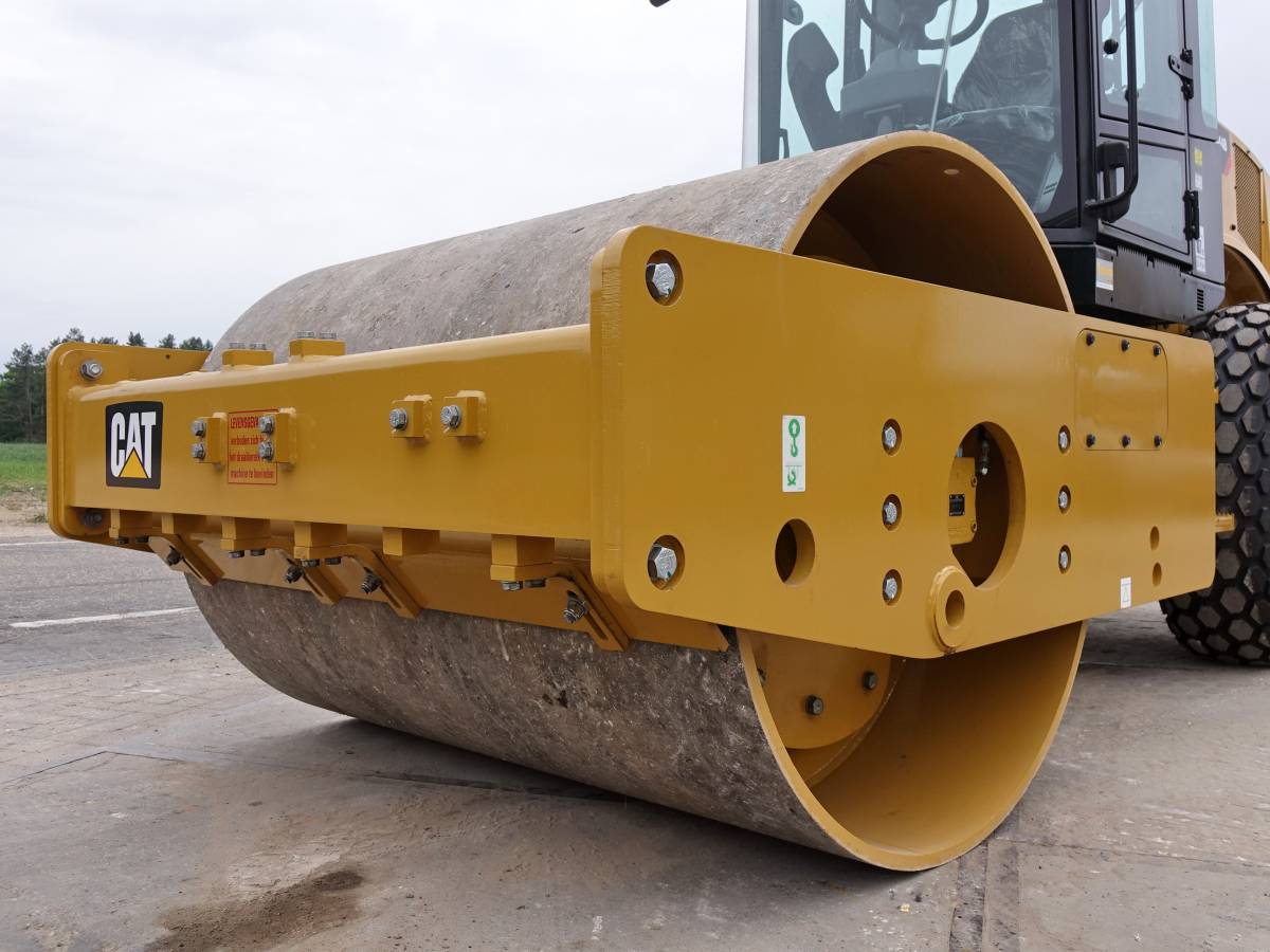 Caterpillar CS44B Roller | Boss Machinery