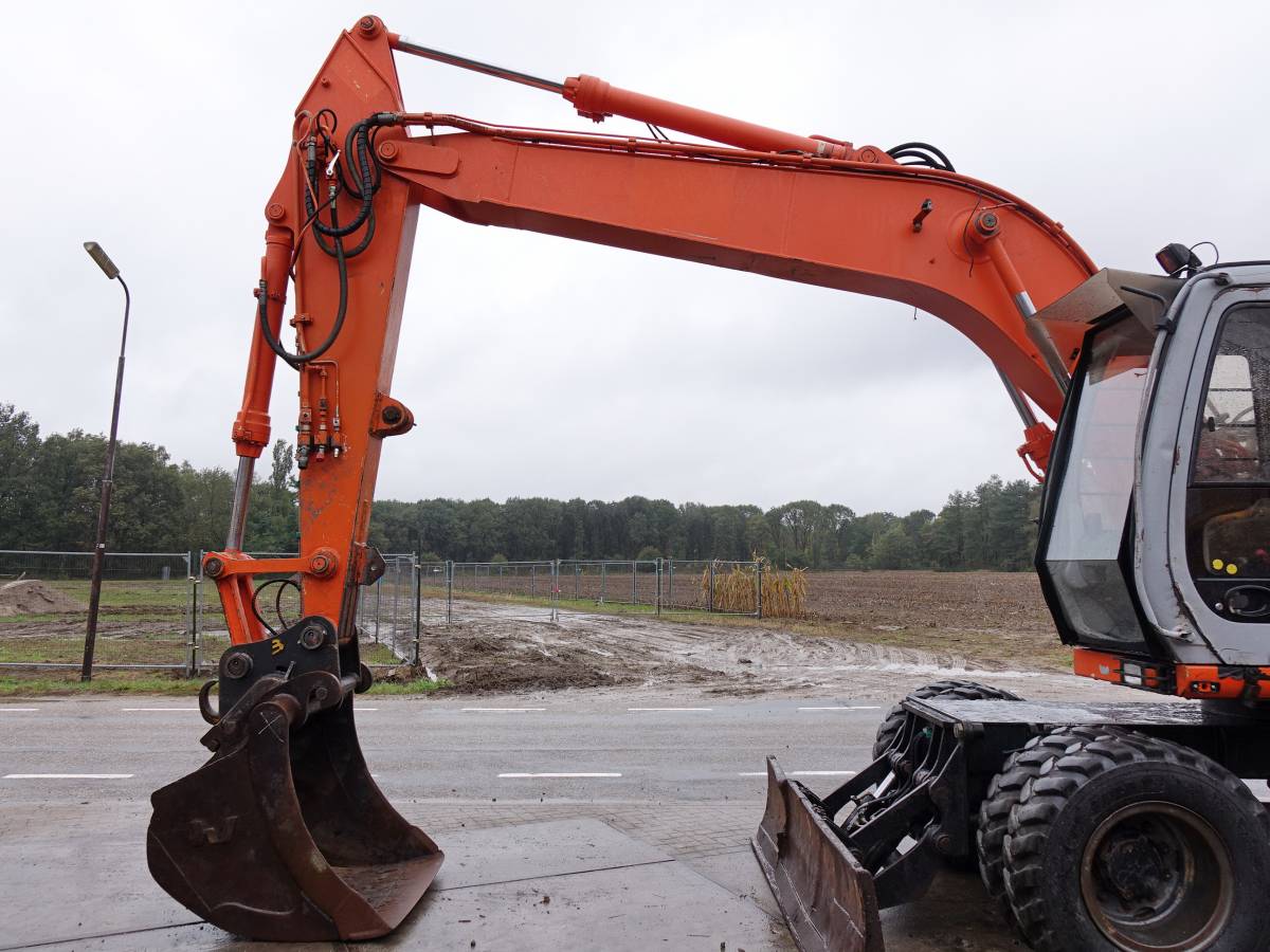Hitachi EX165W Wheeled Excavator | Boss Machinery