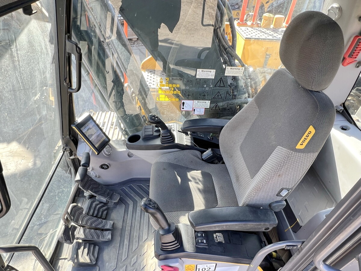 Volvo EC220EL Excavator | Boss Machinery