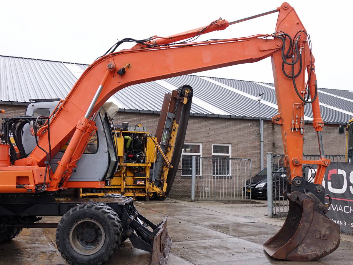 Hitachi EX165W Wheeled excavator | Boss Machinery