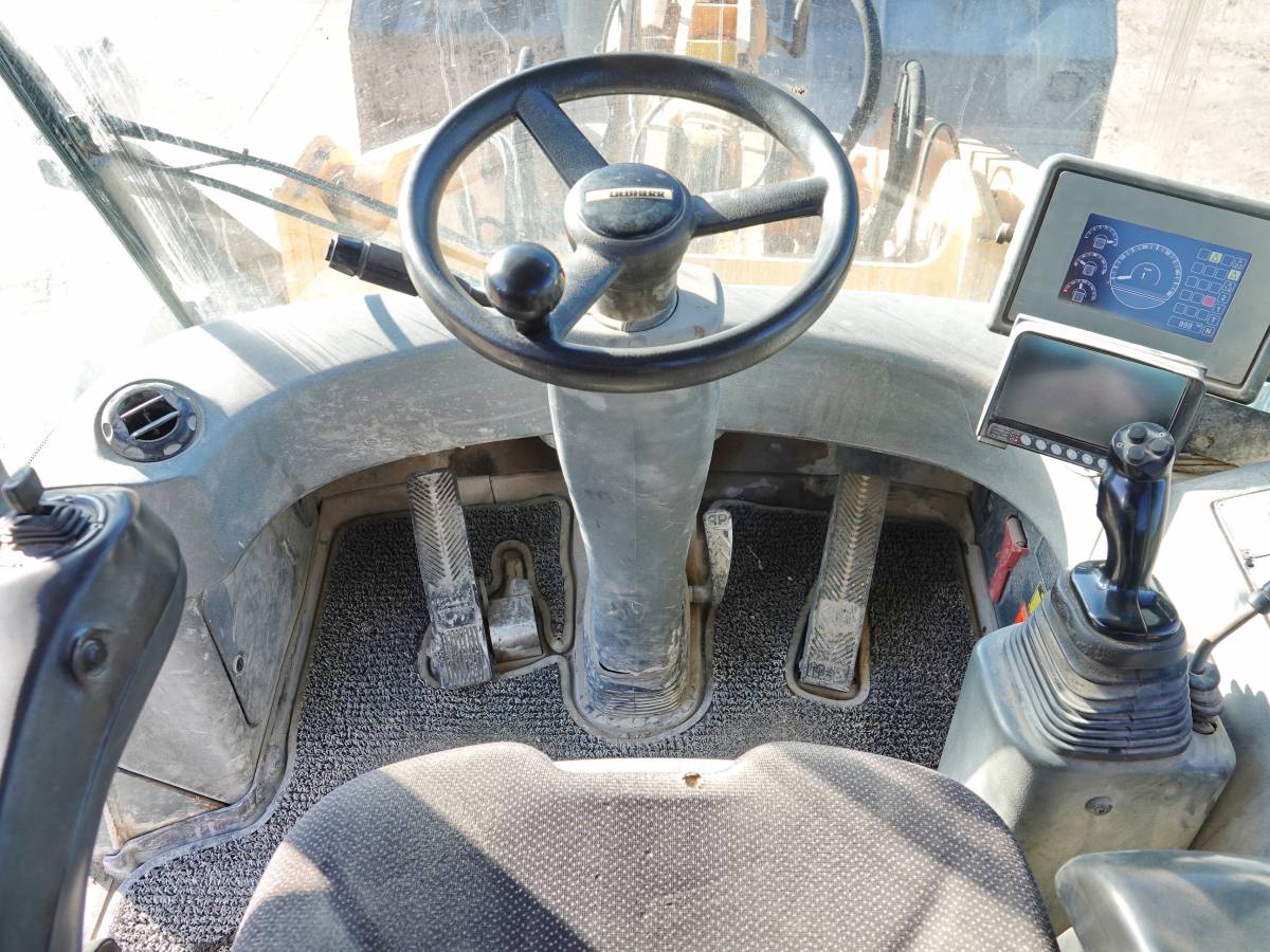 Liebherr L580 2plus2 Wheel Loader | Boss Machinery