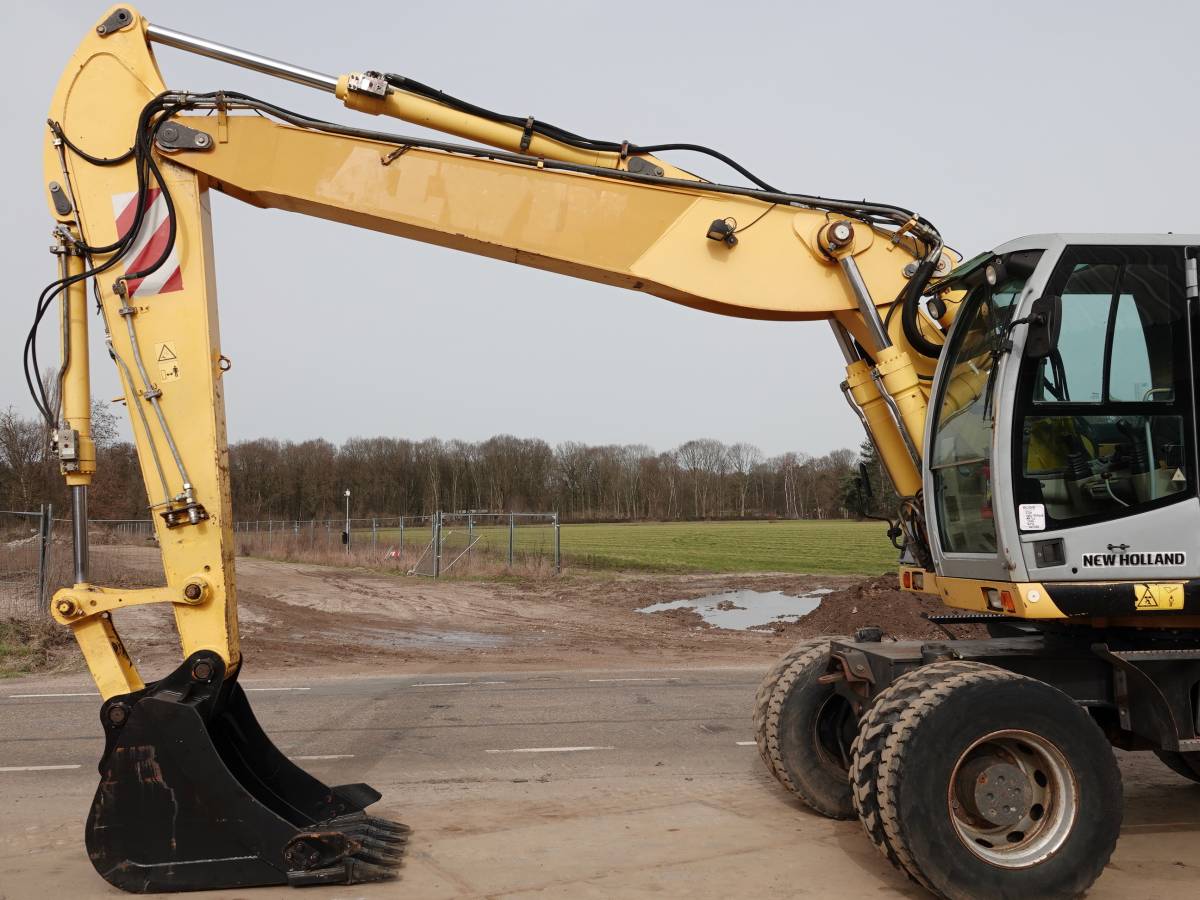 New Holland MH 5.6 Wheeled Excavator | Boss Machinery