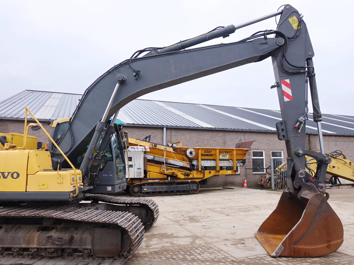 Volvo EC210CL Excavator | Boss Machinery
