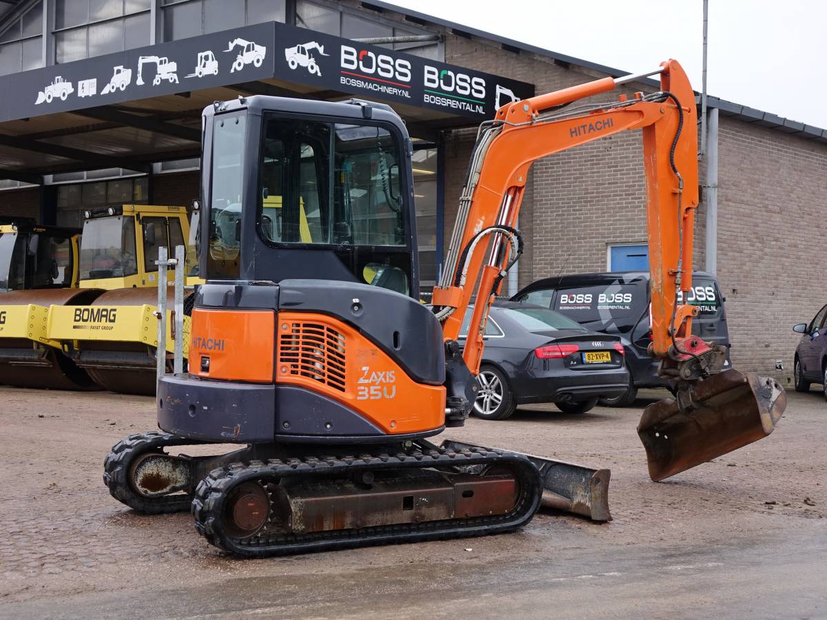 Hitachi ZX35U-2 CLR (Tilting Bucket) Excavator | Boss Machinery