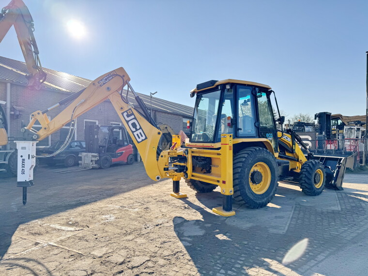 JCB 3DX / 3CX 4WD + Maxx 435 Hammer Backhoe Loader | Boss Machinery