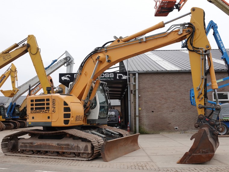 Liebher R924 Compact Excavator | Boss Machinery