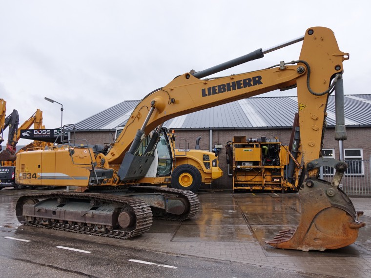 Liebherr R934C Excavator | Boss Machinery