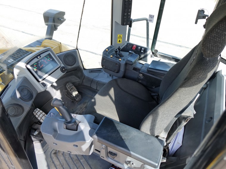 Caterpillar 972M XE (TOP CONDITION / DUTCH MACHINE) Wiellader | Boss ...