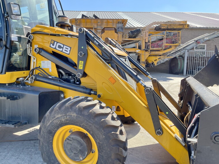 JCB 3DX / 3CX Super Eco Xpert -Telescopic Boom Backhoe Loader | Boss ...