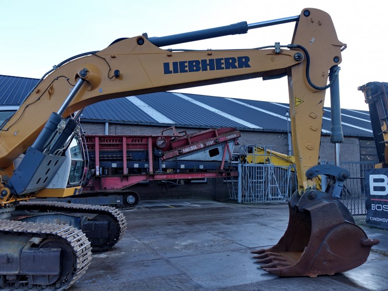 Liebherr R934C Rupsgraafmachine | Boss Machinery