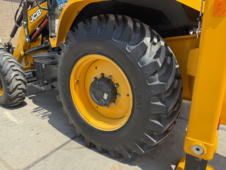 JCB 3DX / 3CX Plus Eco Xpert 4WD Backhoe Loader | Boss Machinery