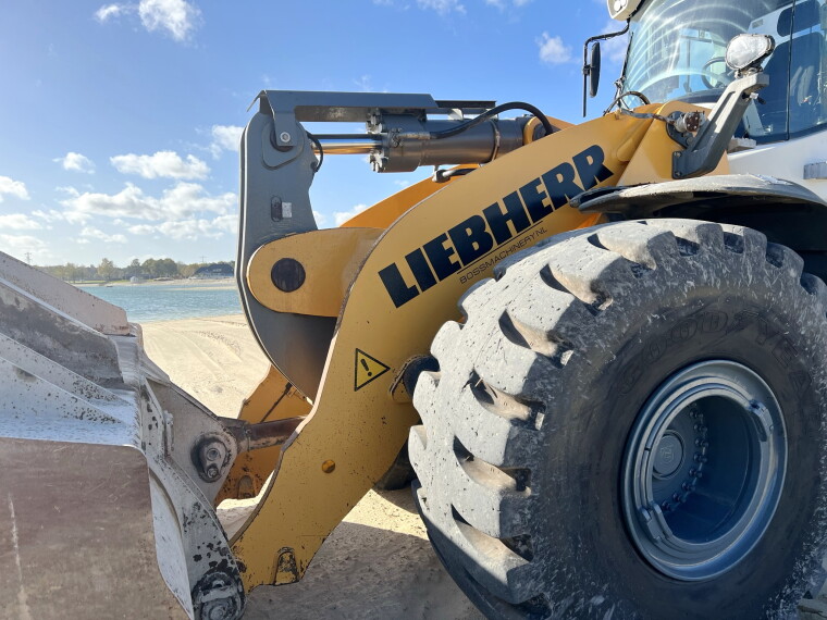 Liebherr L586 X POWER Wiellader | Boss Machinery