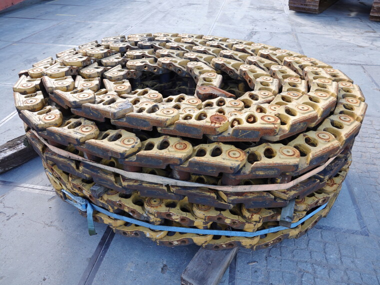 Caterpillar D11 Bulldozer Chains Dozer | Boss Machinery
