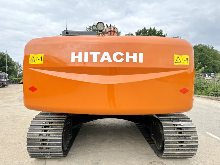 Hitachi ZX220LC-5G Excavators | Boss Machinery