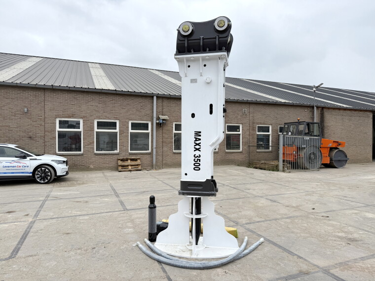 Maxx 3500 Hydraulic Breaker Excavator | Boss Machinery