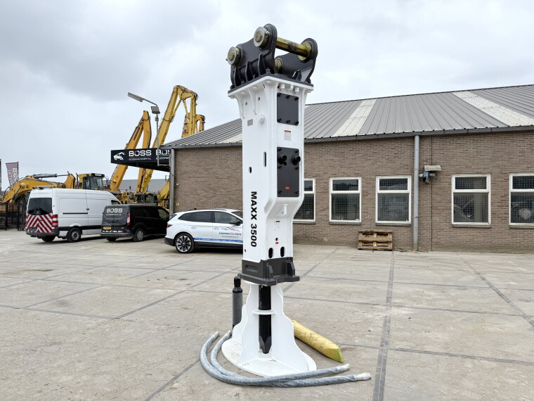 Maxx 3500 Hydraulic Breaker Excavator | Boss Machinery