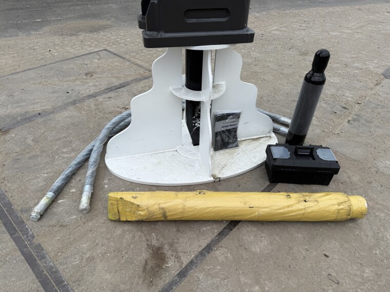 Maxx 3500 Hydraulic Breaker Excavator | Boss Machinery
