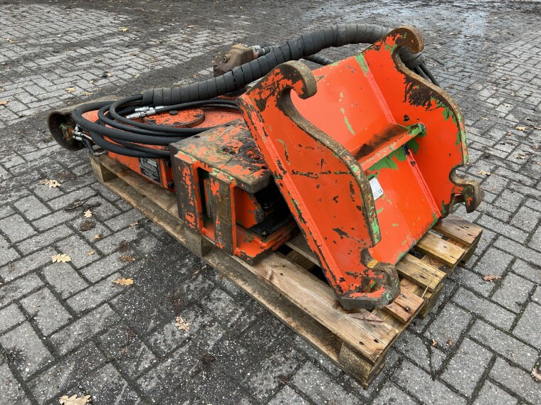 ICE 230B Vibratory Hammer Hamer | Boss Machinery