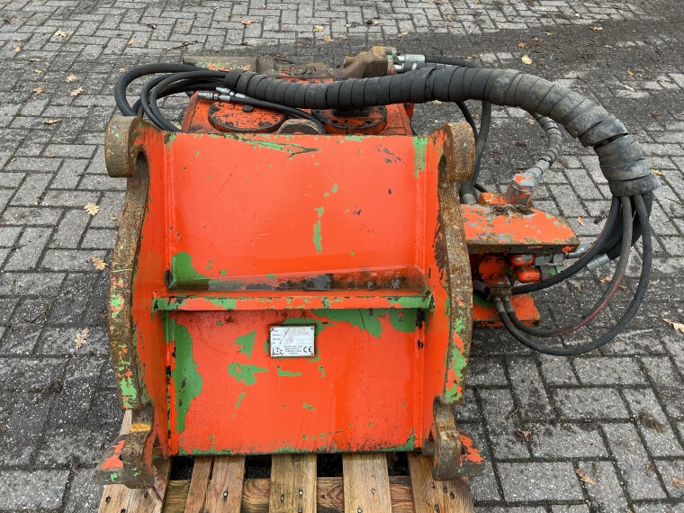 ICE 230B Vibratory Hammer Hamer | Boss Machinery